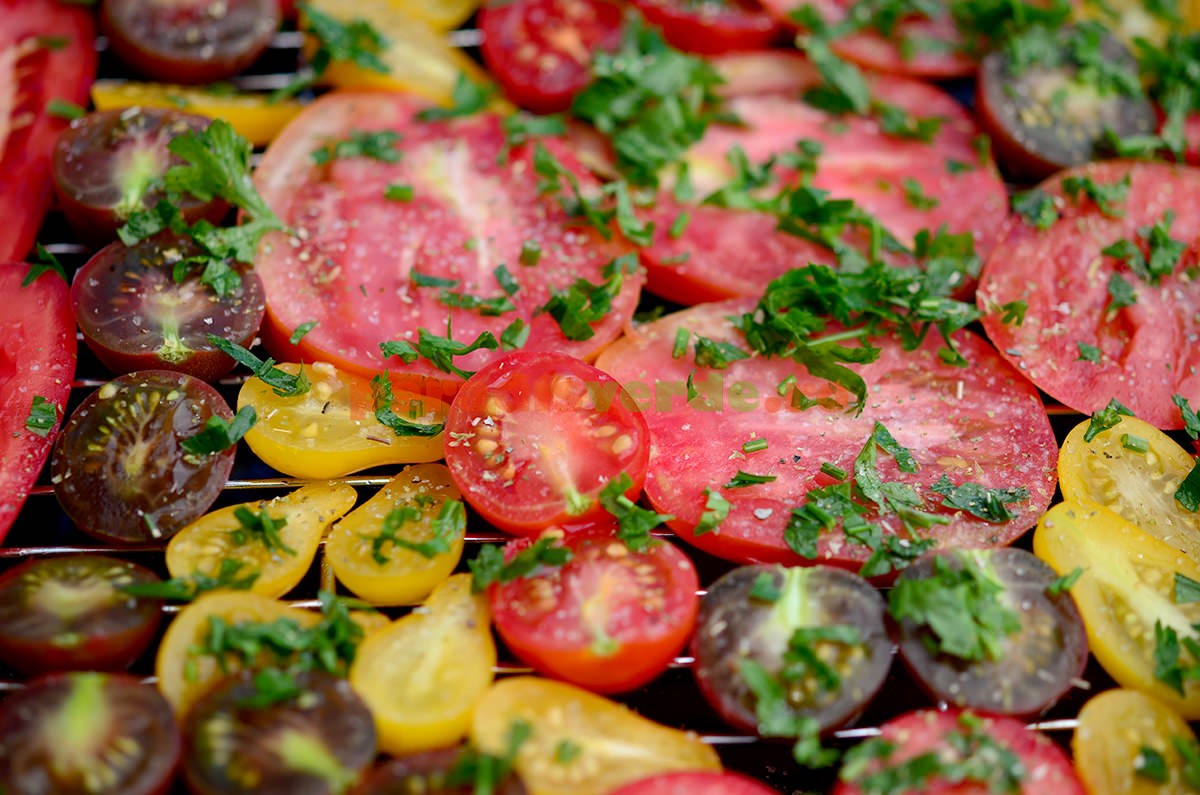 Roşii uscate, cu ulei de măsline, în stil italian | Paradis Verde